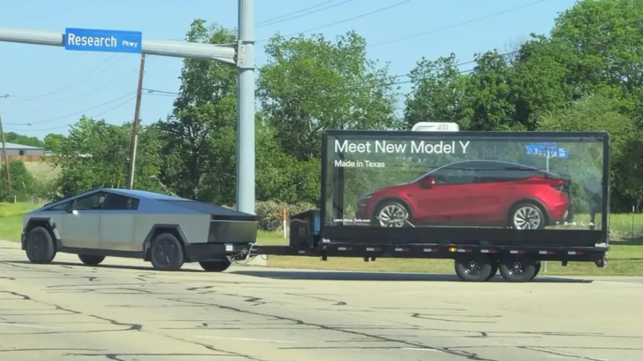 Tesla использует Cybertruck для рекламы новой модели Model Y в США