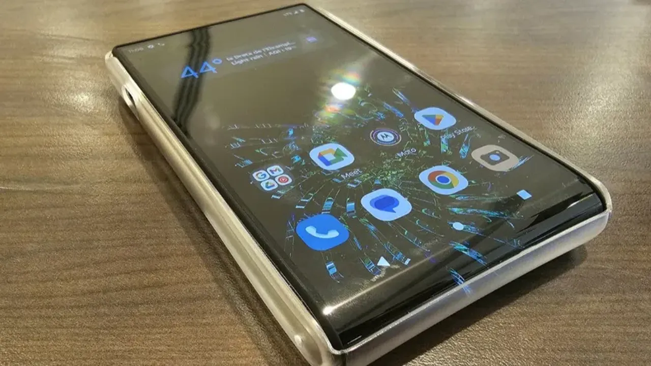 Компания Motorola разрабатывает необычный мобильный телефон с ...