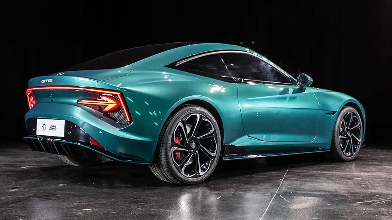MG представила новый электрический спорткар Cyber GTS, который ...