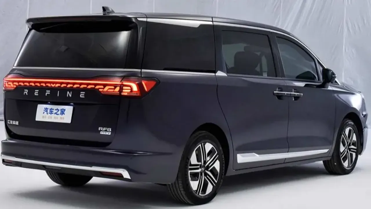 Компания JAC выпустила роскошный минивэн Refine RF8