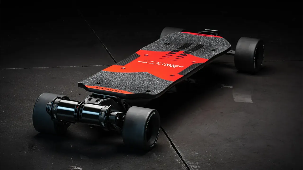 Radium выпустила Mach One с карбоном и системой Torque Vectoring